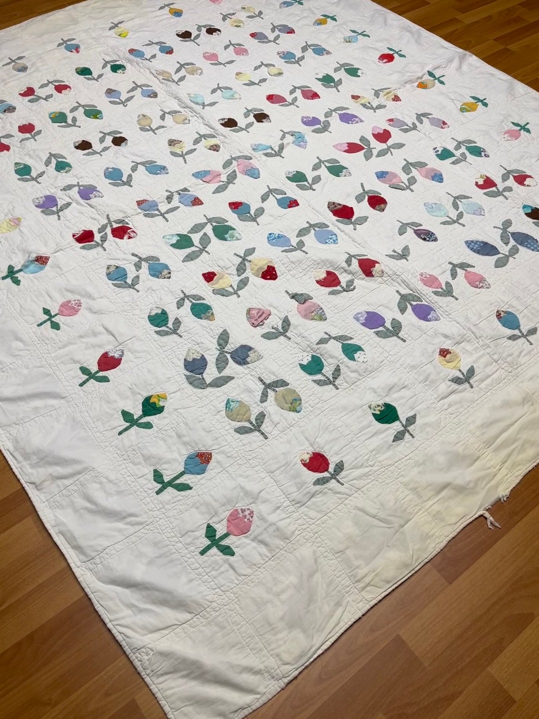 Vintage Floral Appliqué Handmade Quilt With Tulip Pattern 90 X 75 ...