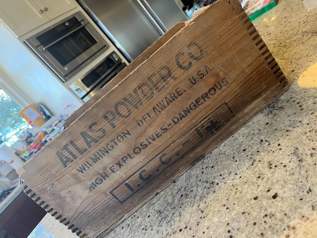 Vintage Atlas Powder Co Wooden Crate Aprox 18” X 12” X 8” Wilmington ...