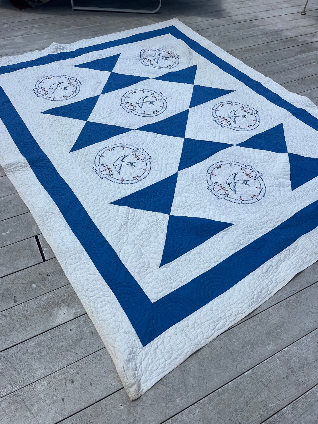 Vintage Handmade Hand Stitched Blue / White Dove Quilt Beautiful ...