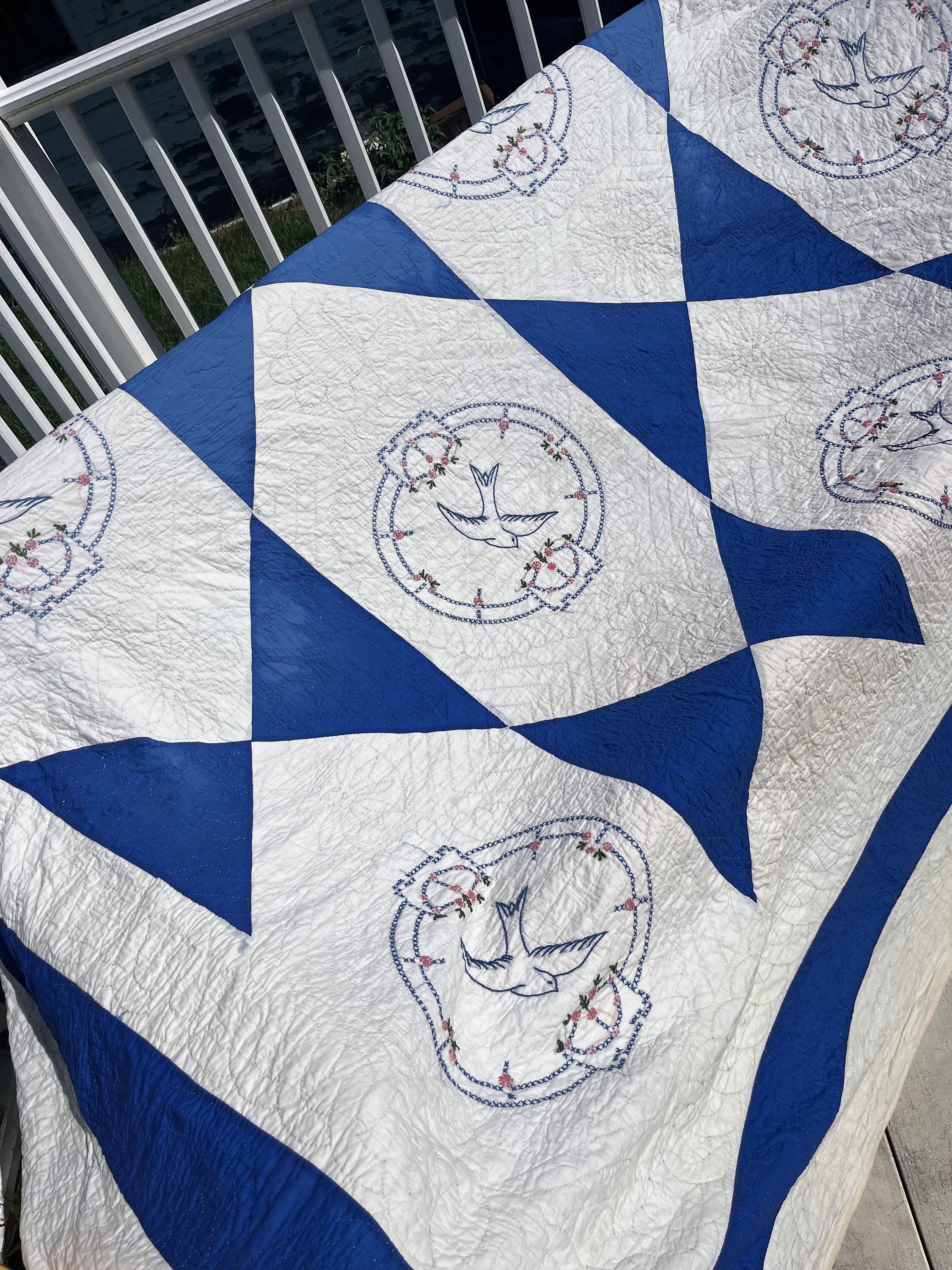 Vintage Handmade Hand Stitched Blue / White Dove Quilt Beautiful ...