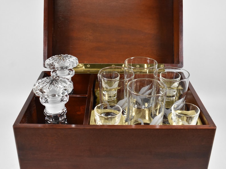 Mahogany Tantalus Liquor Bar Set With Etched Duck Decanters and Glasses ...