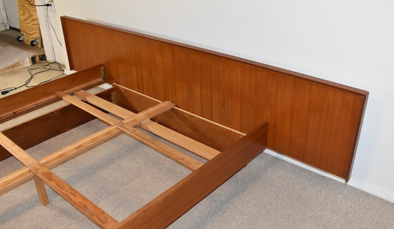 Falster Floating Teak Queen Size Bed - Etsy
