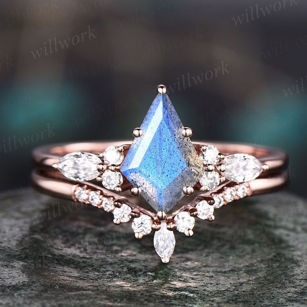 Labradorite Engagement Ring - Etsy