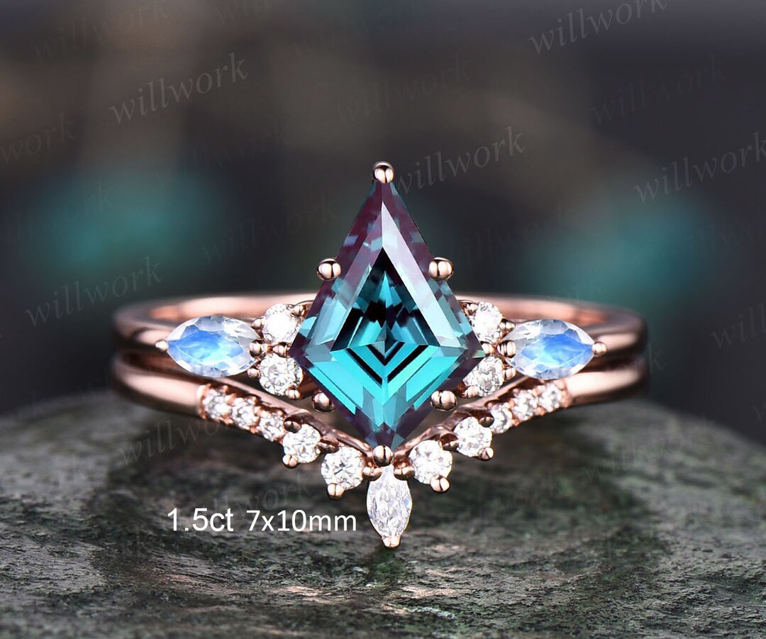 Alexandrite Wedding Ring Set 7x10mm Kite Cut Alexandrite Engagement ...