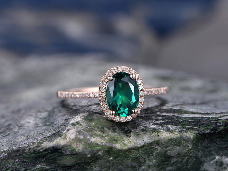 Anillo de compromiso verde de corte ovalado Halo anillo de - Etsy México