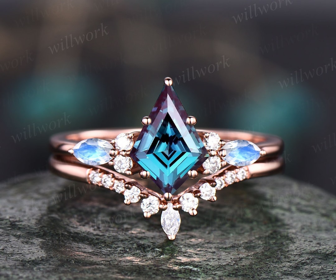 Vintage Alexandrite Engagement Ring Set Kite Cut Ring Rose Gold Art ...