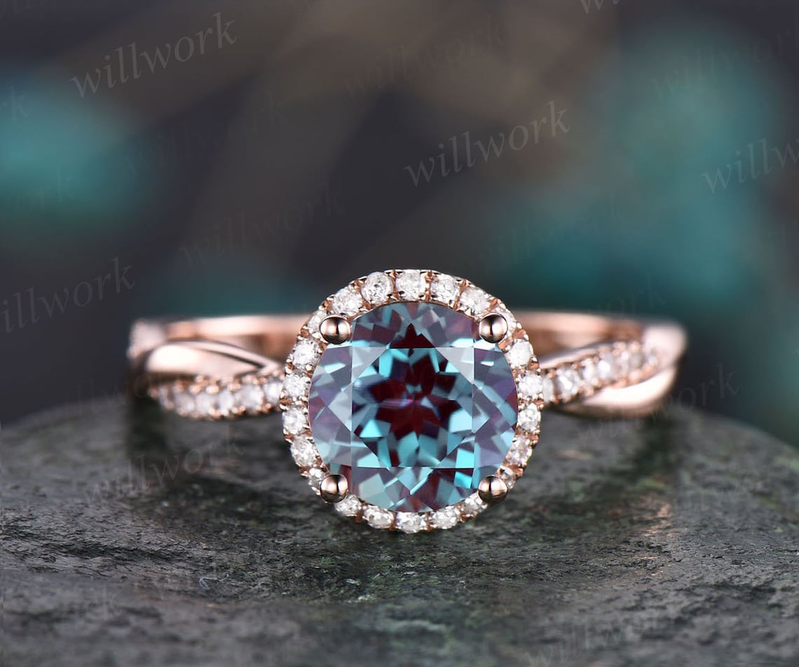 Round Shaped Alexandrite Ring Vintage Alexandrite Engagement Ring Solid ...
