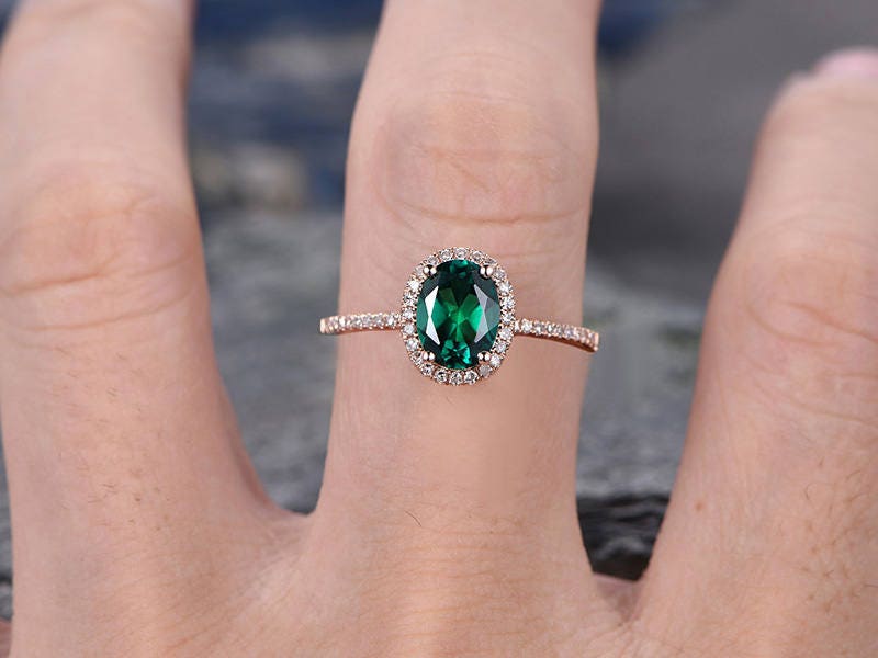 Anillo de compromiso verde de corte ovalado Halo anillo de - Etsy México