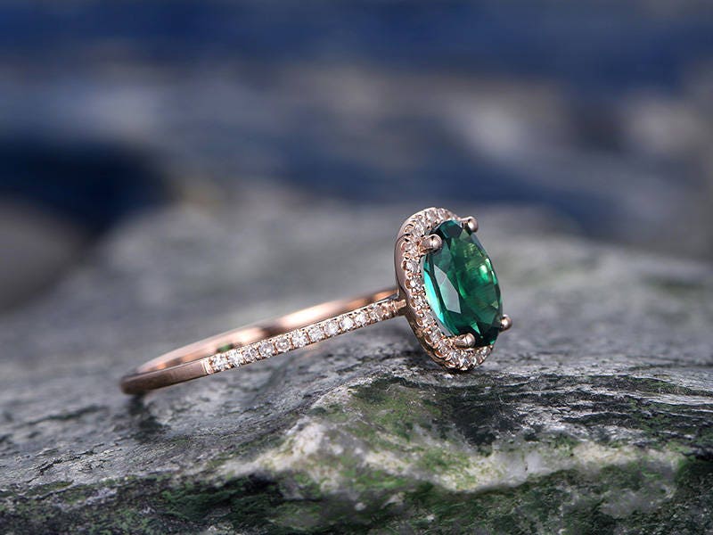 Anillo de compromiso verde de corte ovalado Halo anillo de - Etsy México