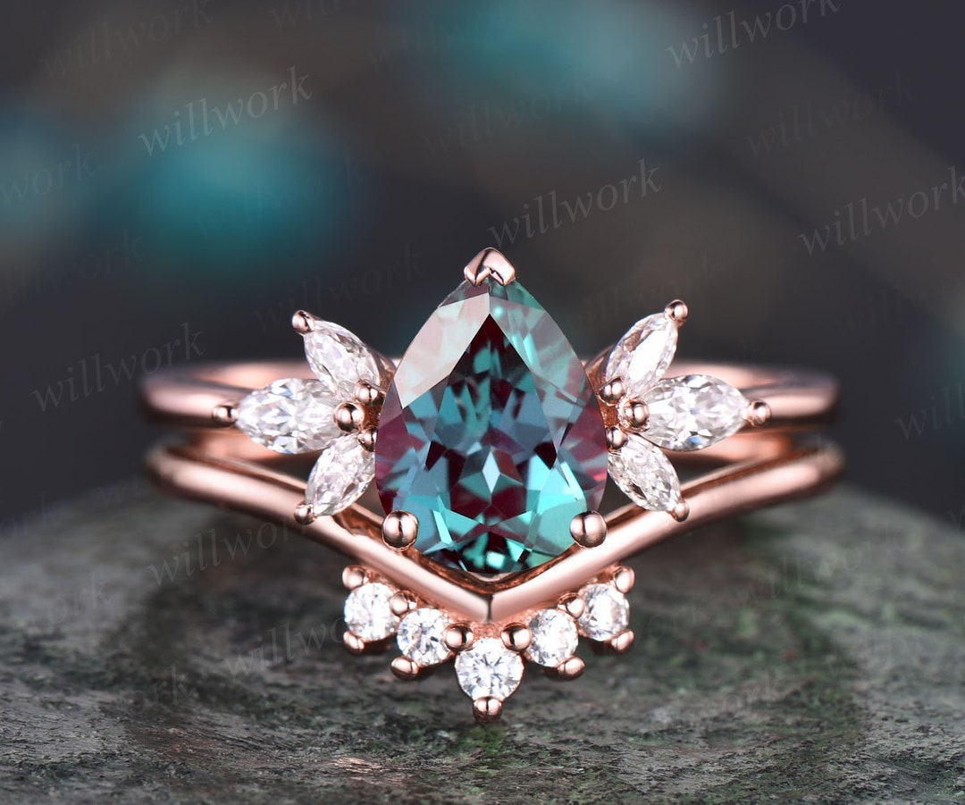 Pear Shaped Alexandrite Ring Set Women Vintage Alexandrite Engagement ...