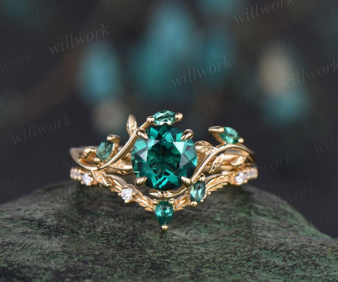 Vintage Round Cut Green Emerald Engagement Ring Yellow Gold Cluster ...