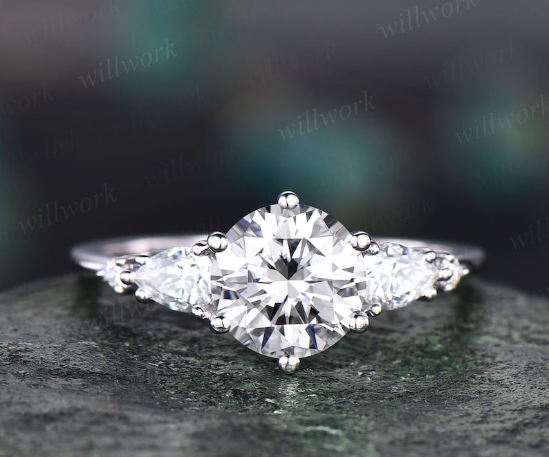 Round Cut Moissanite Ring Vintage Moissanite Engagement Ring - Etsy