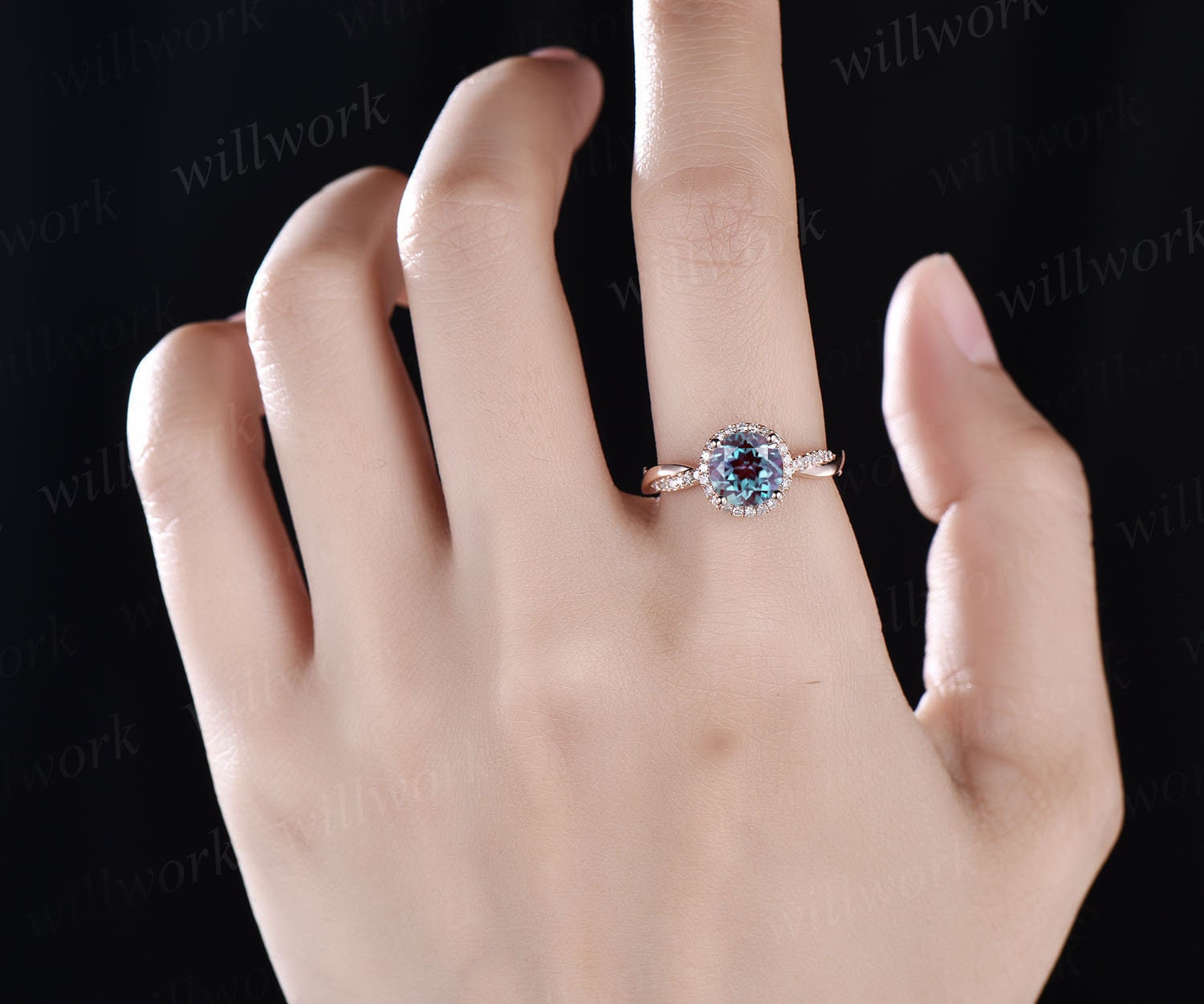 Round Shaped Alexandrite Ring Vintage Alexandrite Engagement Ring Solid ...