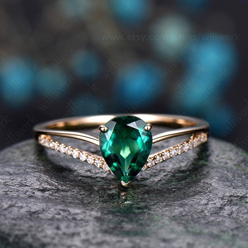 Pear Cut Emerald Engagement Ring 14k Yellow Gold Diamond Ring Split ...