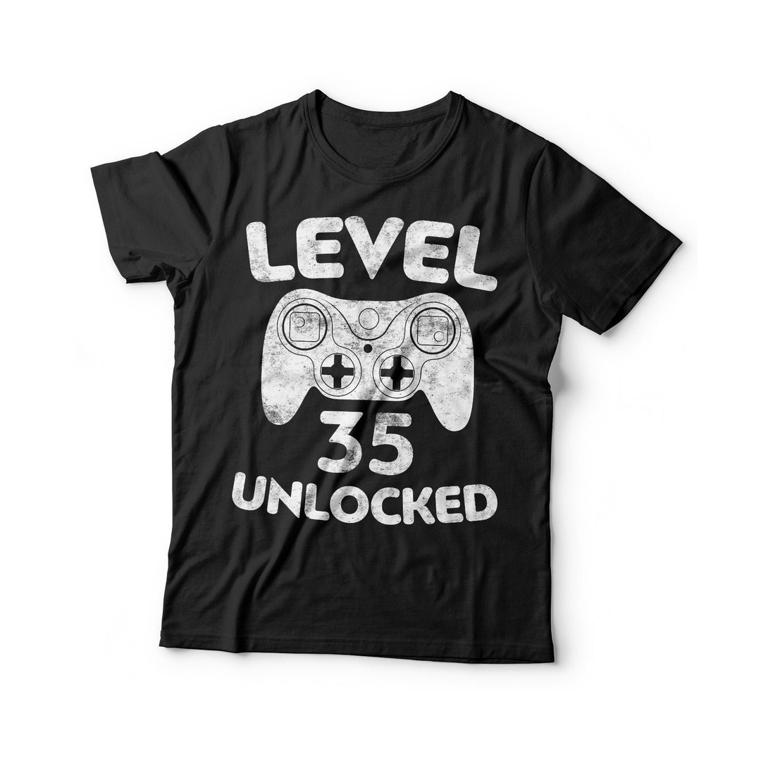 Level 35 Unlocked T-shirt - Unisex Funny Mens 35th Birthday Gamer Shirt ...