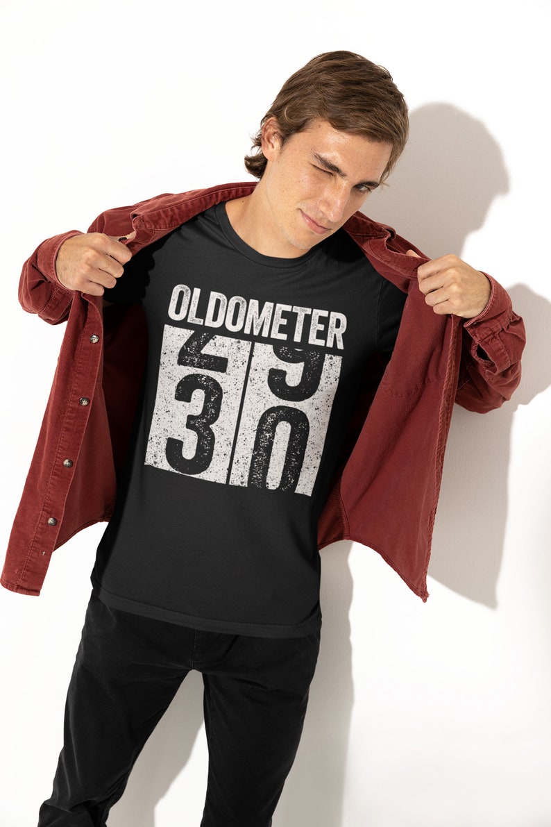 Oldometer 30 T-shirt - Unisex Funny 30 AF Mens 30th Birthday Shirt ...