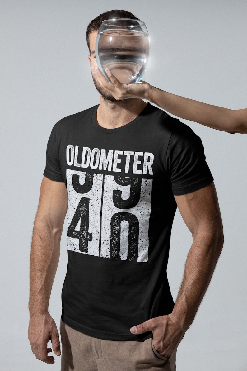 Oldometer 40 T-shirt - Unisex Funny 40 AF Mens 40th Birthday Shirt ...