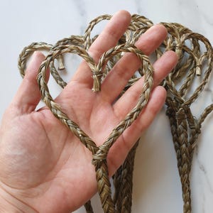 Hand-braided Sweetgrass Heart Sweetgrass Braid Sweetgrass Vanilla Grass ...