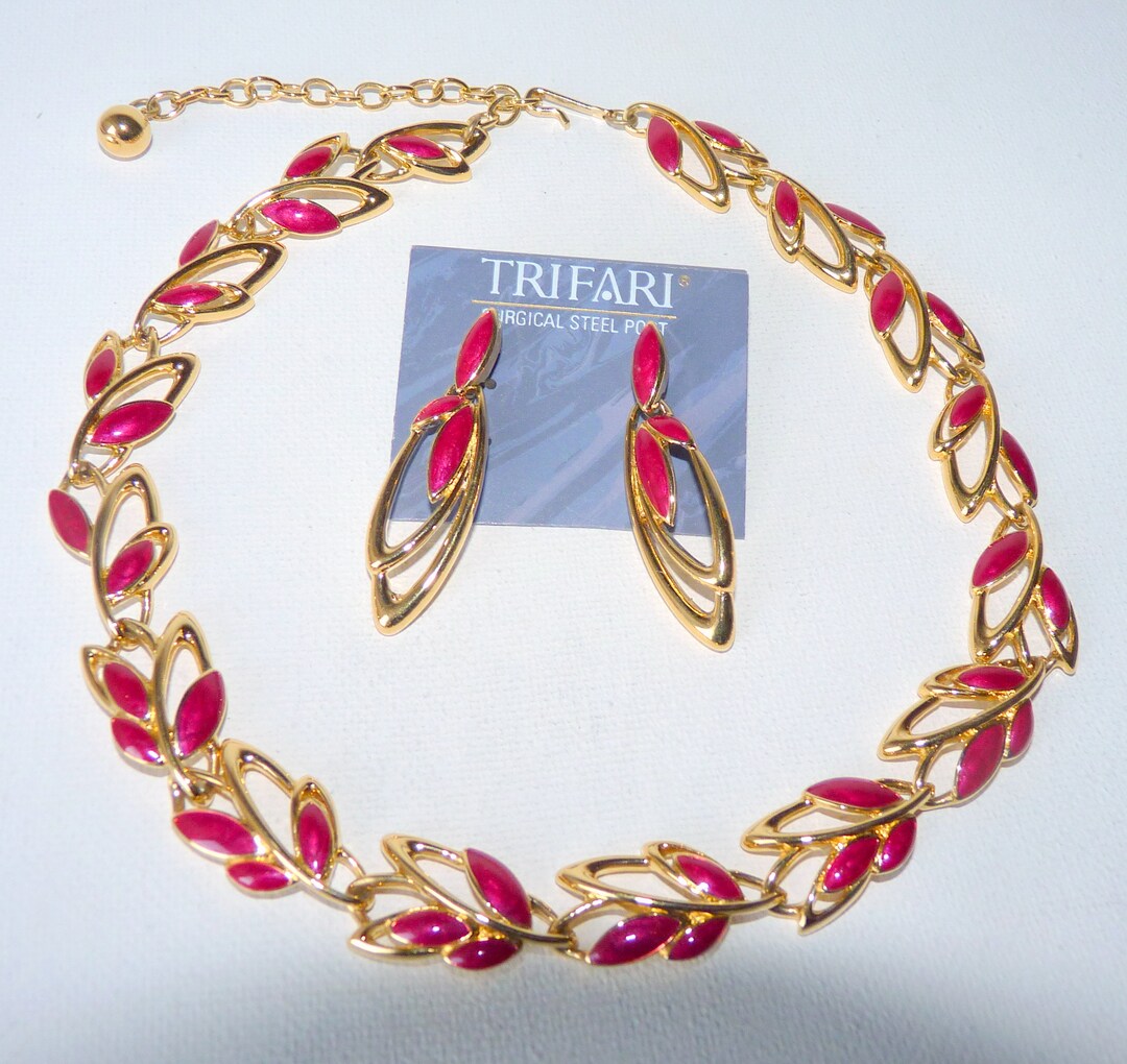 Trifari Gold Tone SET Vintage Modernist Pierced Earrings and Necklace ...