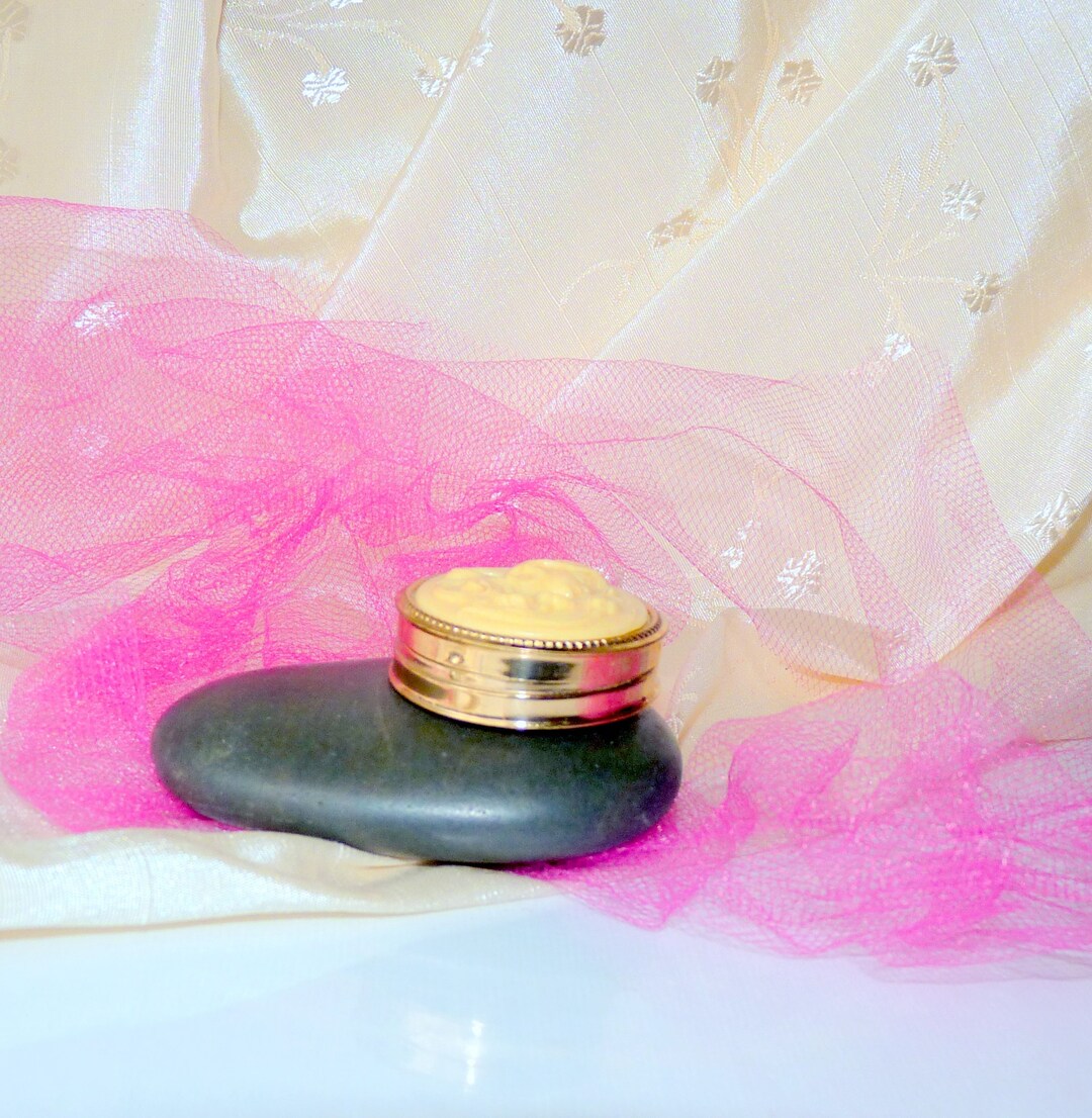 Vintage Love Pat Compact Box Small Vintage Make up Box Revlon - Etsy