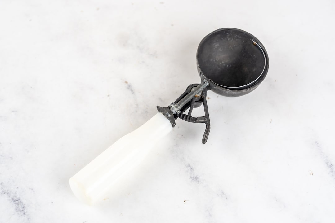 Vintage Rustic Antique Tarnished Metal With Plastic Handel Ice Cream ...