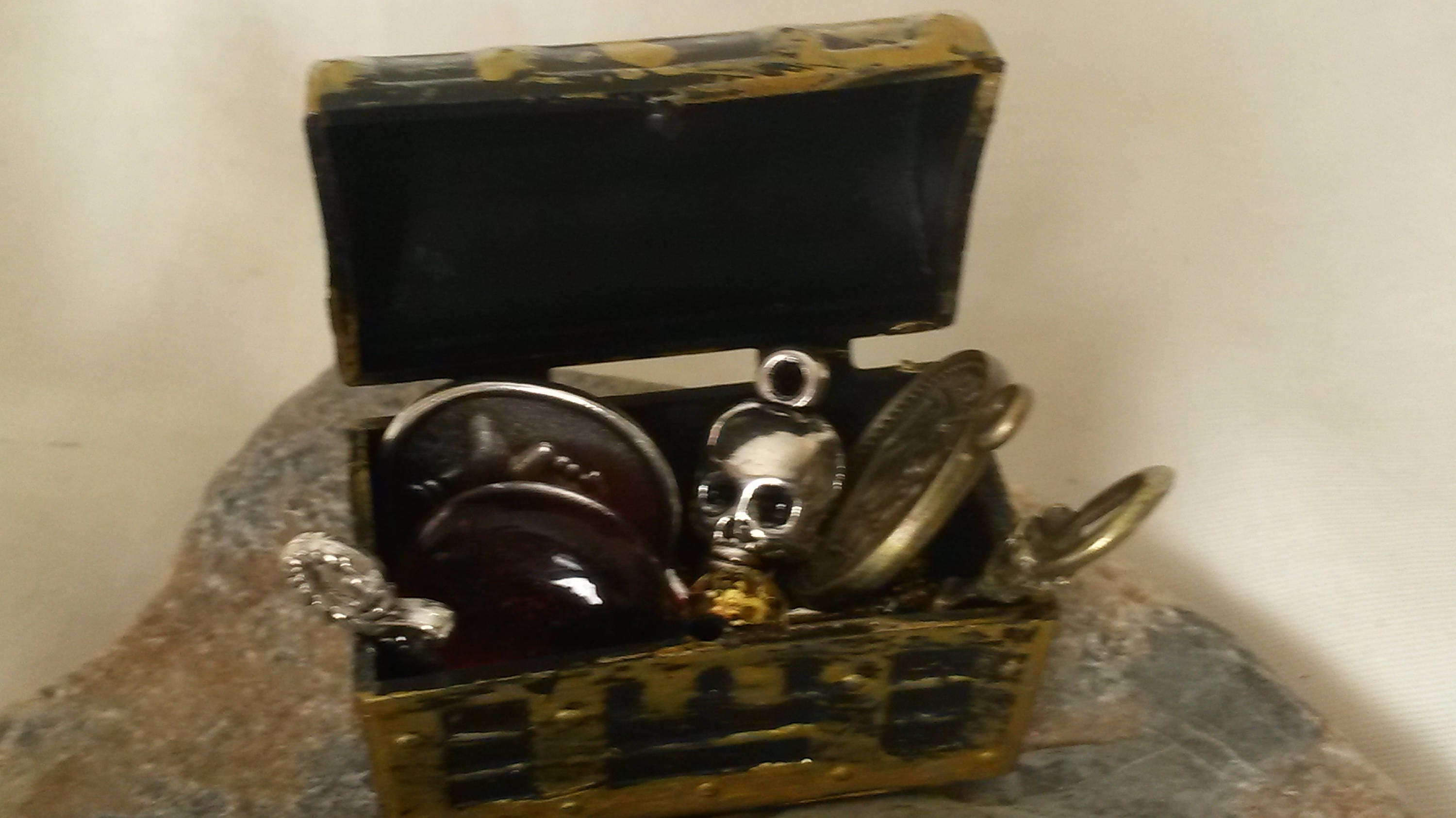 Miniature Pirate Treasure Chest Filled With Secret Treasure. Party ...