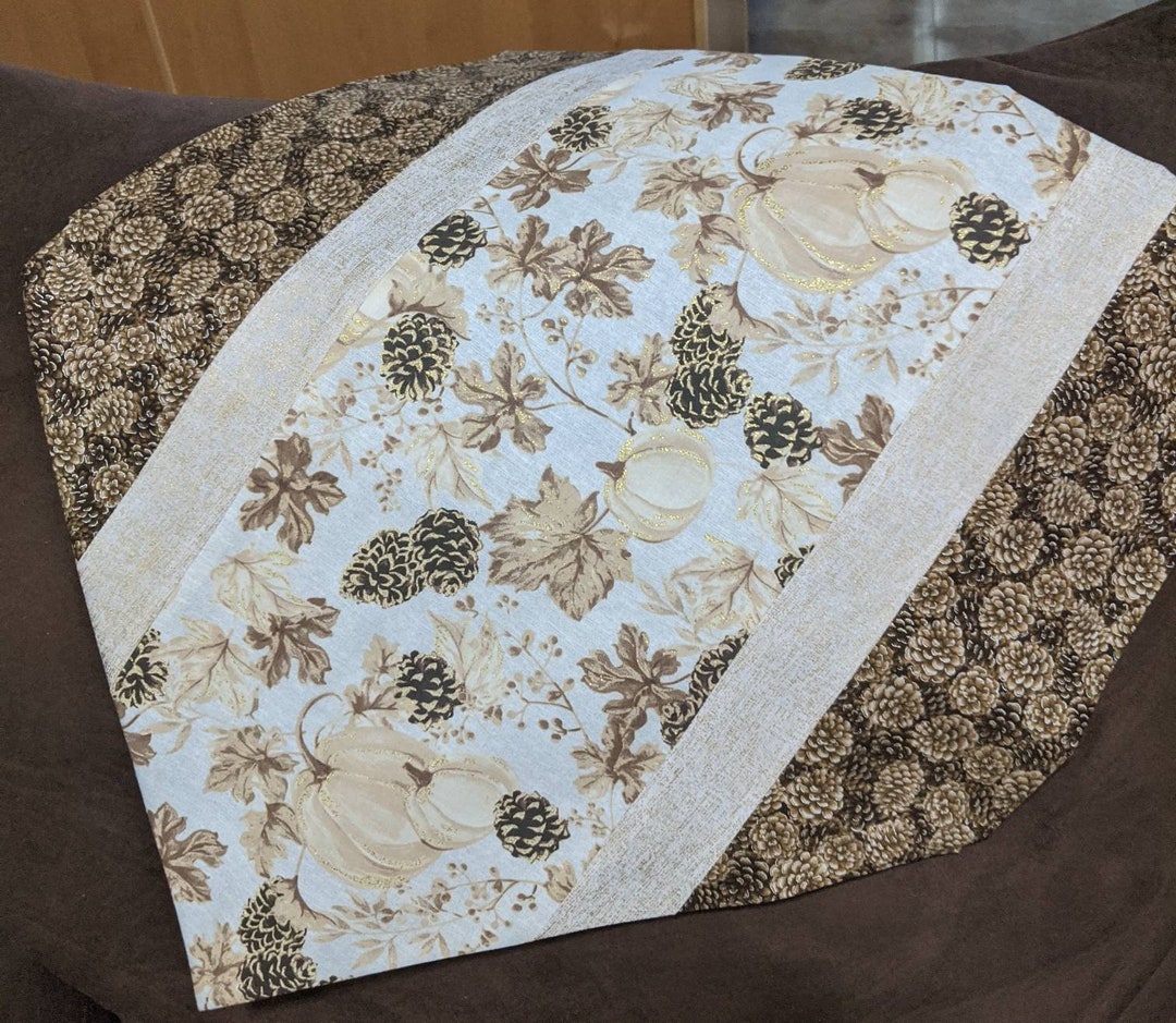 Pine Cone Table Runner - Etsy