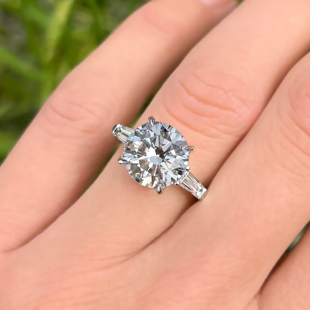 2.0-4.0 Round Cut Three Stone Lab Grown Diamond Engagement Ring ...