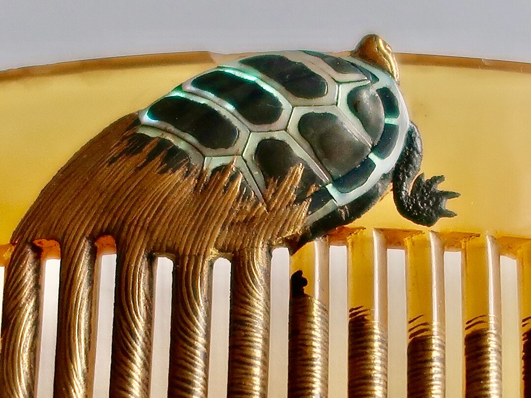 Japanese Art Nouveau Minogamé MOP Lacquer Kushi Hair Comb Signed ...