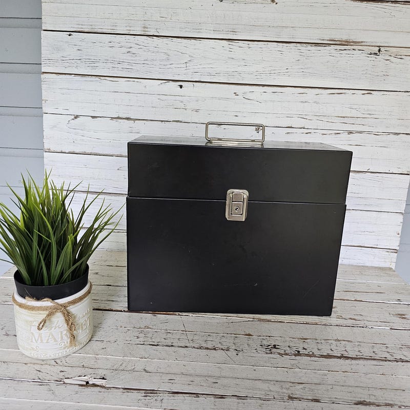 Metal Gift Box - 60+ Gift Ideas for 2024