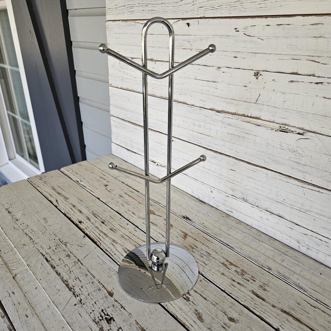 Silver Metal Coffee Mugs Rack - Freestanding Coffee Mug Display - 4 Mug ...