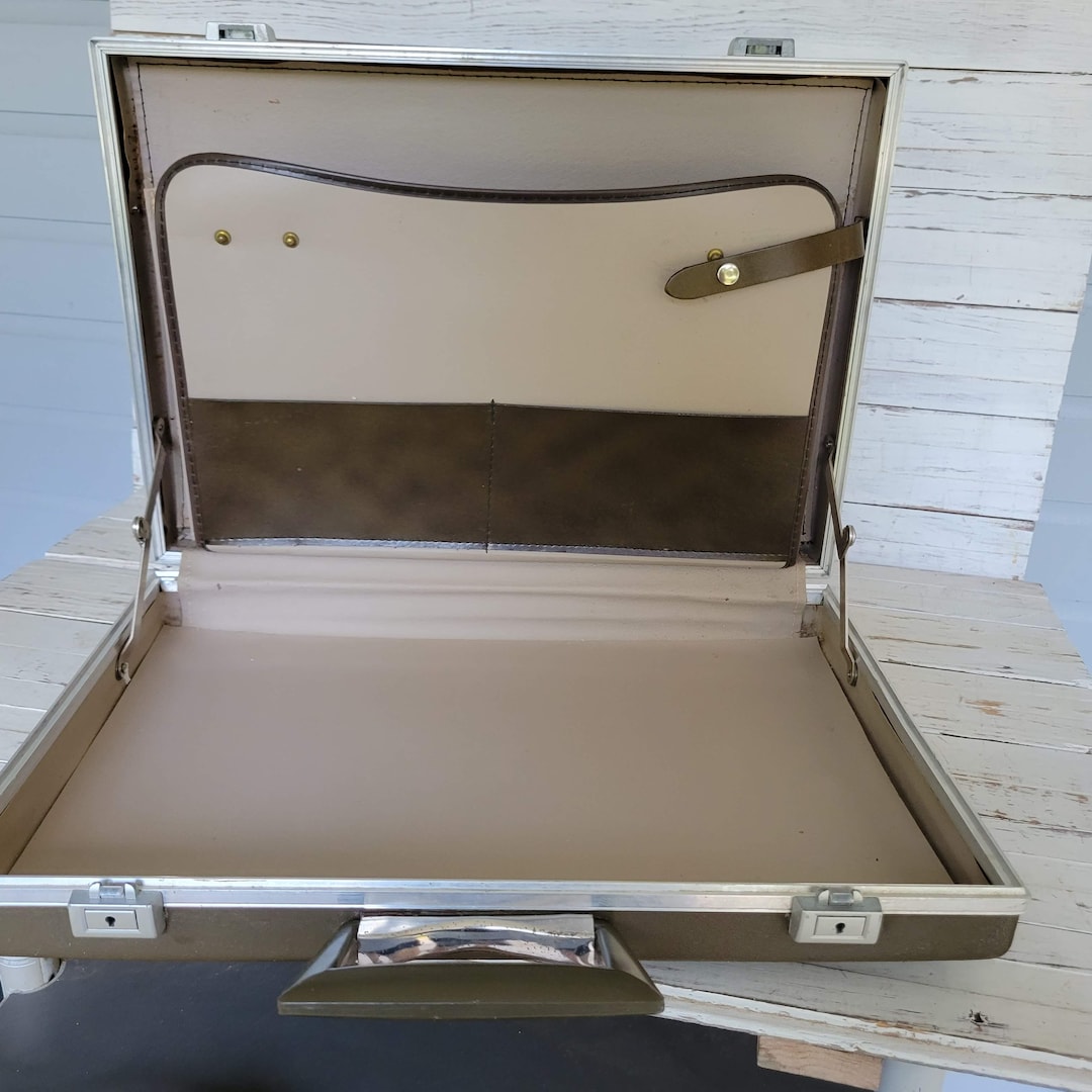 Vintage Hard Plastic Thin Briefcase - Beige Interior - Heavy Duty ...