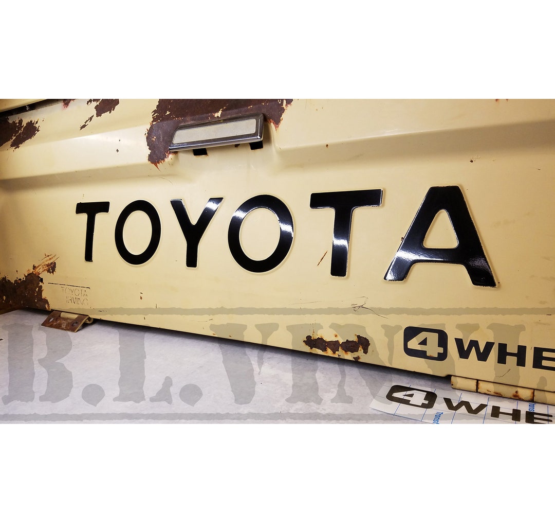 1979-1983 Center-latch Tailgate Decal Set W/ '4wheel Drive' and 'SR5 ...