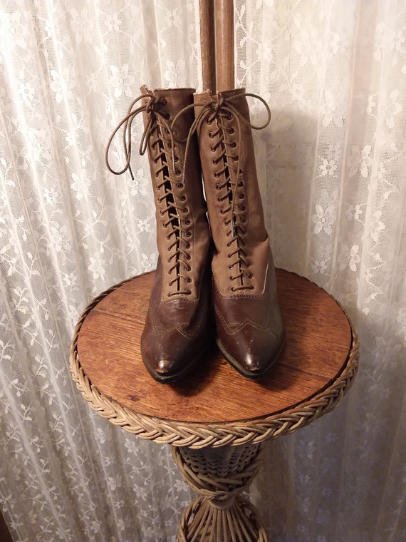 Women's Victorian Brown Leather and Tan Canvas Lace U… - Gem