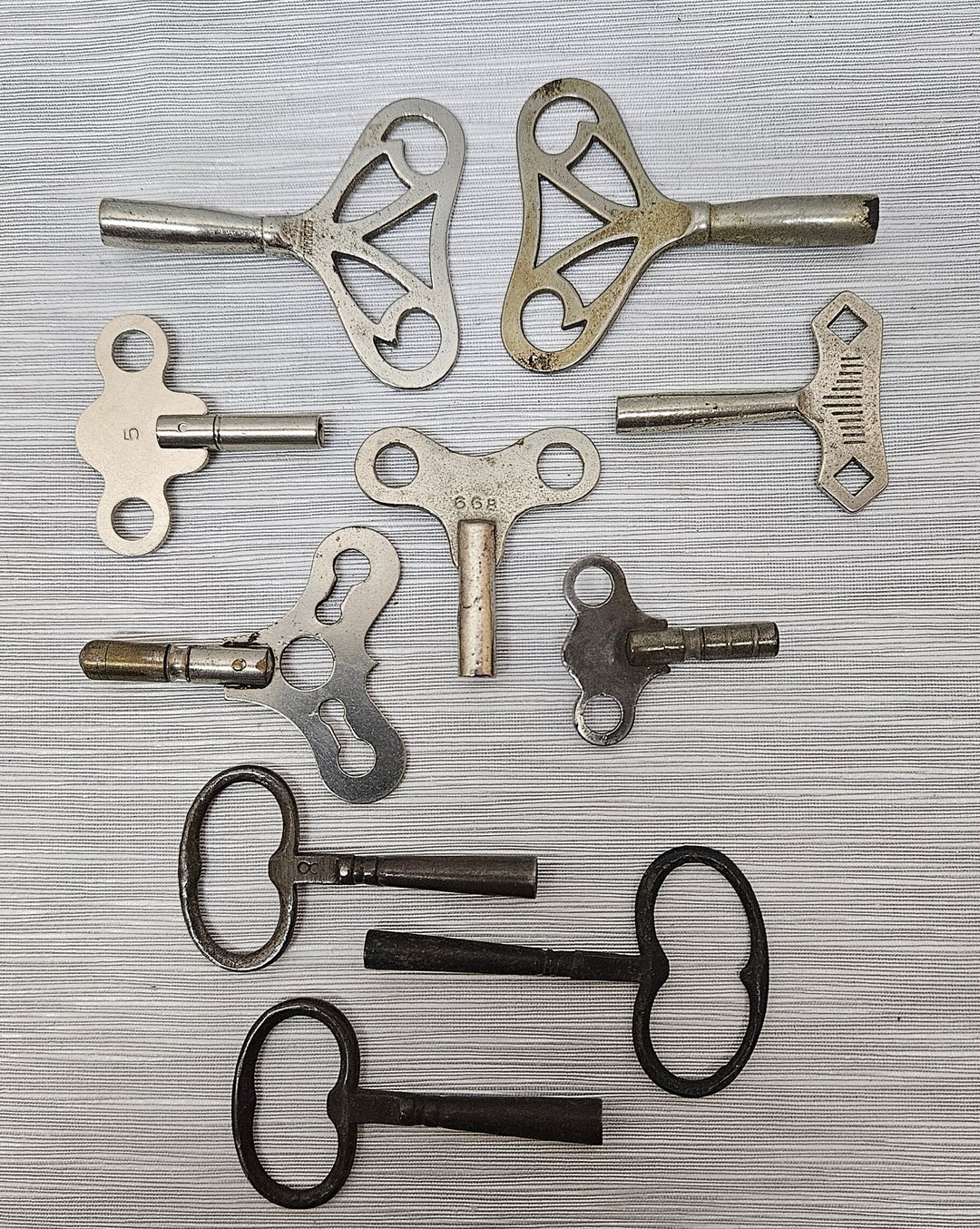 10 Vintage Clock Keys, Cast Iron and Nickel-plated Cast Brass - Etsy