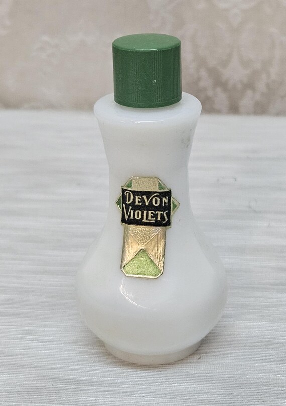 Vintage milk glass violet - Gem