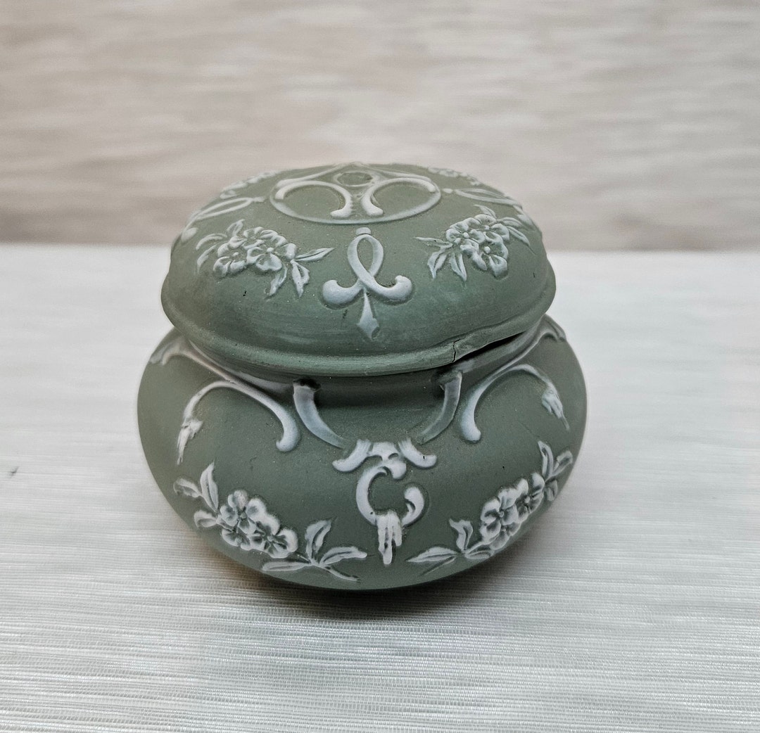 Jasperware, Wedgewood Dresser Jar With Lid, White on Celedon, 3.25 ...