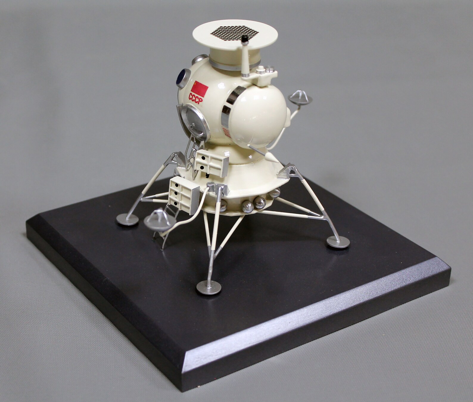 1:50 Scale model of soviet LK Lunar Lander made of metal and | Etsy