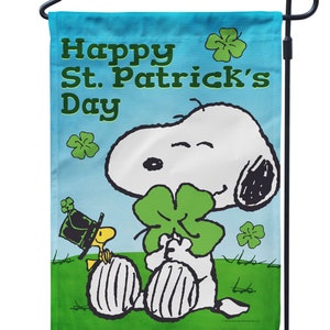 PEANUTS® Four Leaf Clover Snoopy Garden Flag 12.5x18, House Flag 28x40 ...