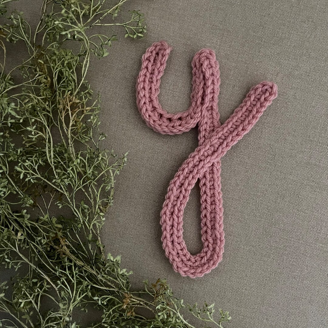 SECRET GARDEN Crochet Font, Lowercase Y, Crochet Letters, Crochet ...