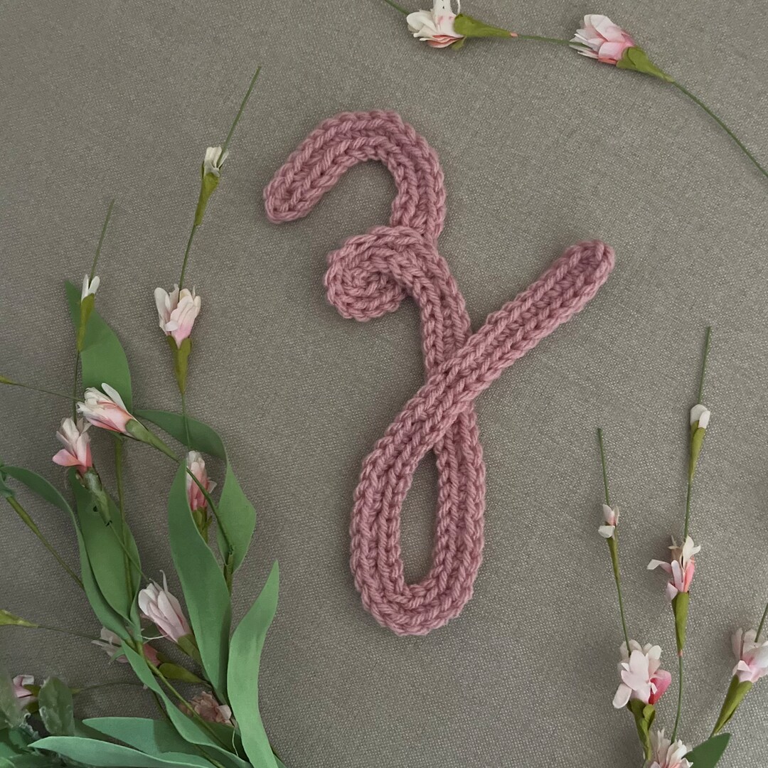 SECRET GARDEN Crochet Font, Lowercase Z, Crochet Letters, Crochet ...