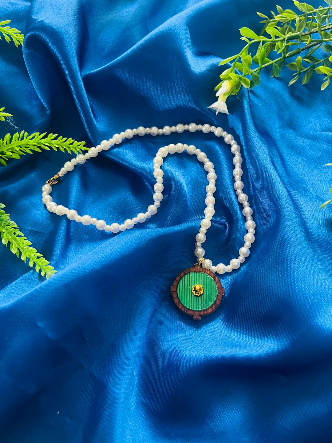 Fantasy Book Jewelry: Beaded Hobbit Door Necklace - Etsy