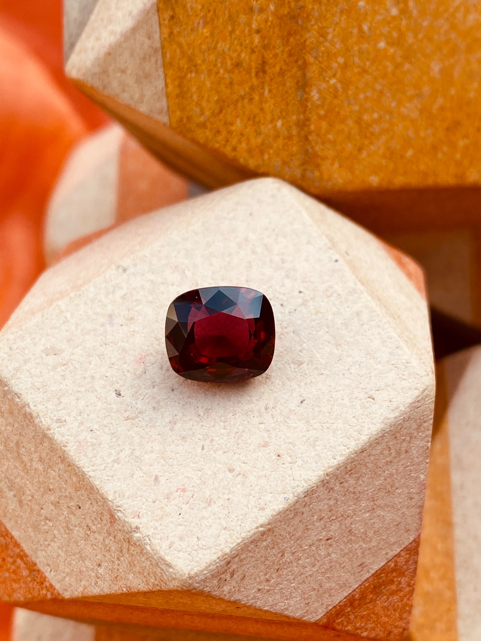 4.45ct Maroon Garnet Gemstone 9.6 X 8.4mm VVS Natural - Etsy