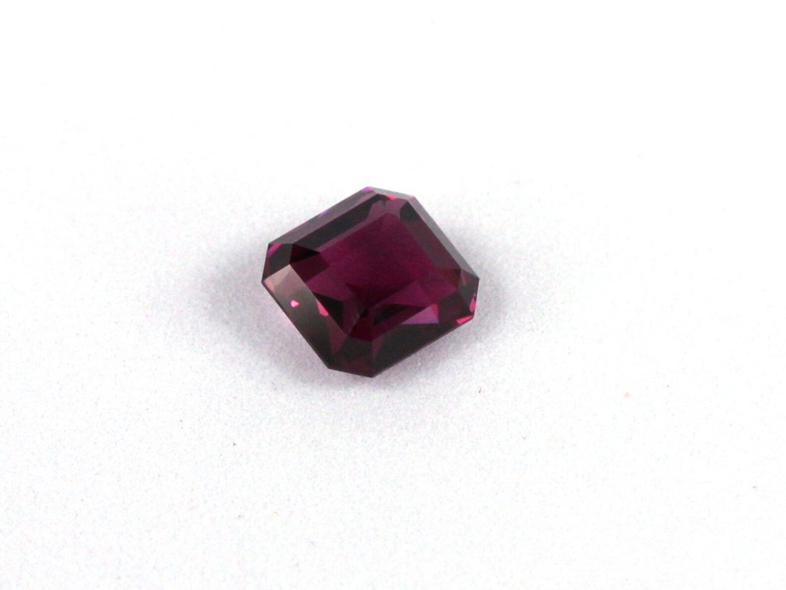3.75ct Purplish Maroon Loose Garnet Gemstone | 8.8 X 8.0mm | Untreated ...