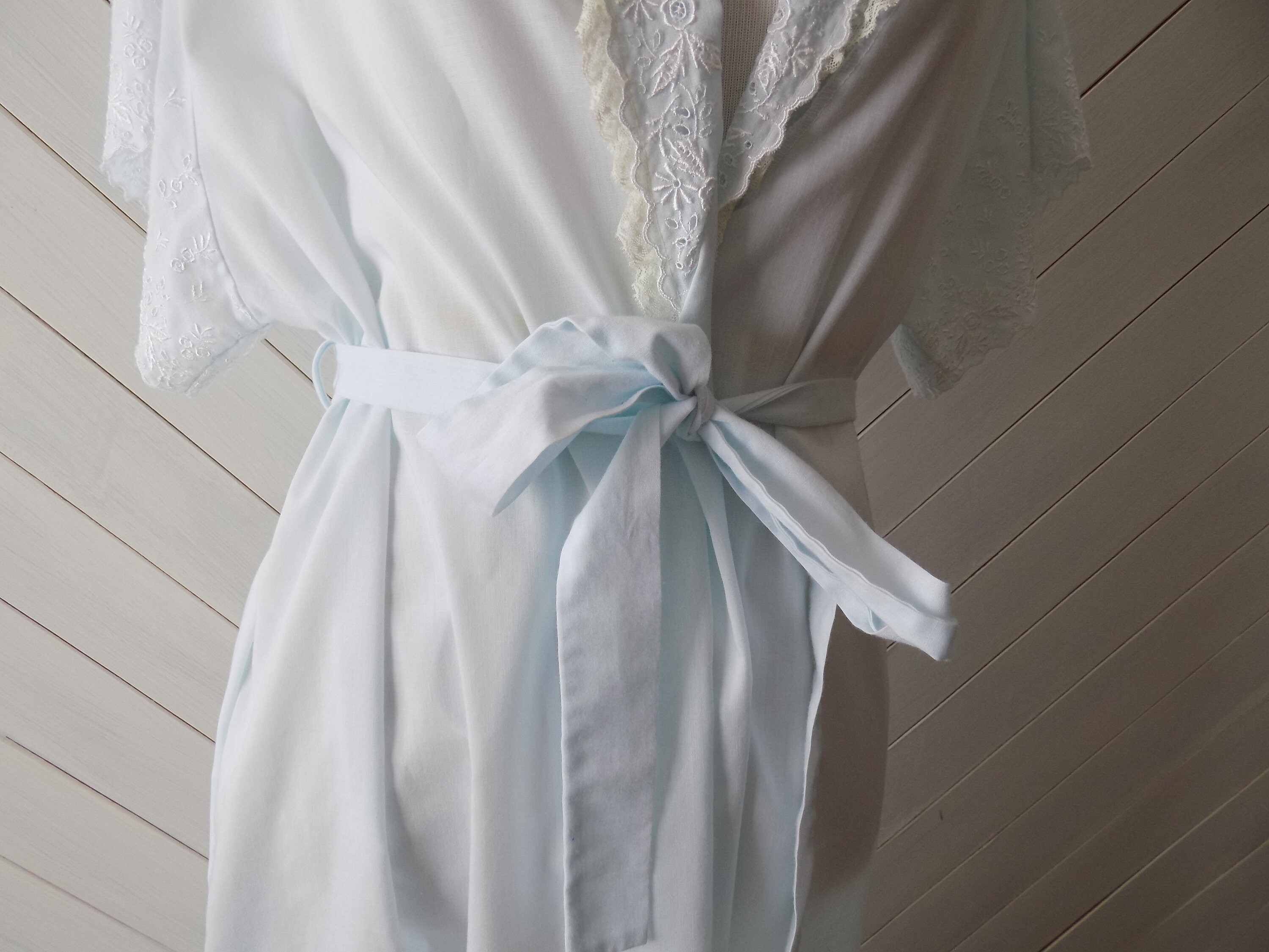 Vintage 1960s/1970s Powder Blue Nightrobe by Juli of Slumbertogs S M L ...