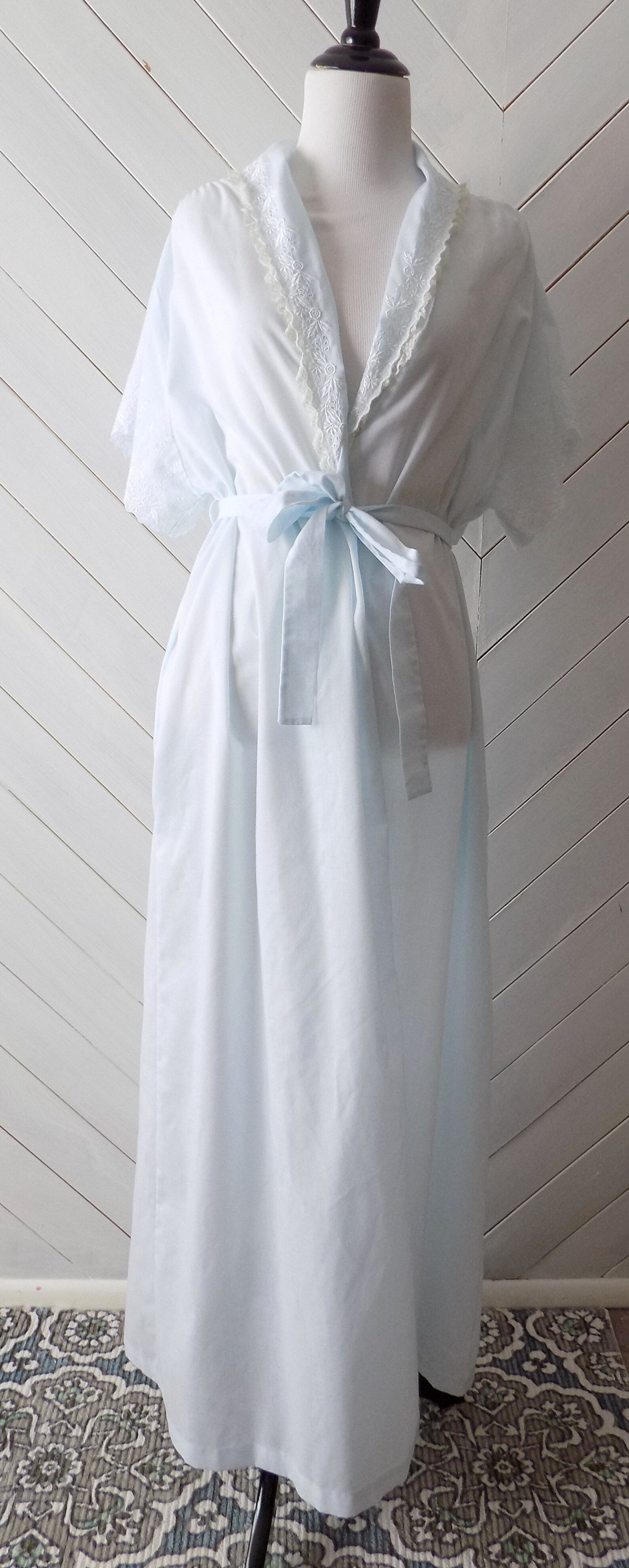 Vintage 1960s/1970s Powder Blue Nightrobe by Juli of Slumbertogs | S M ...