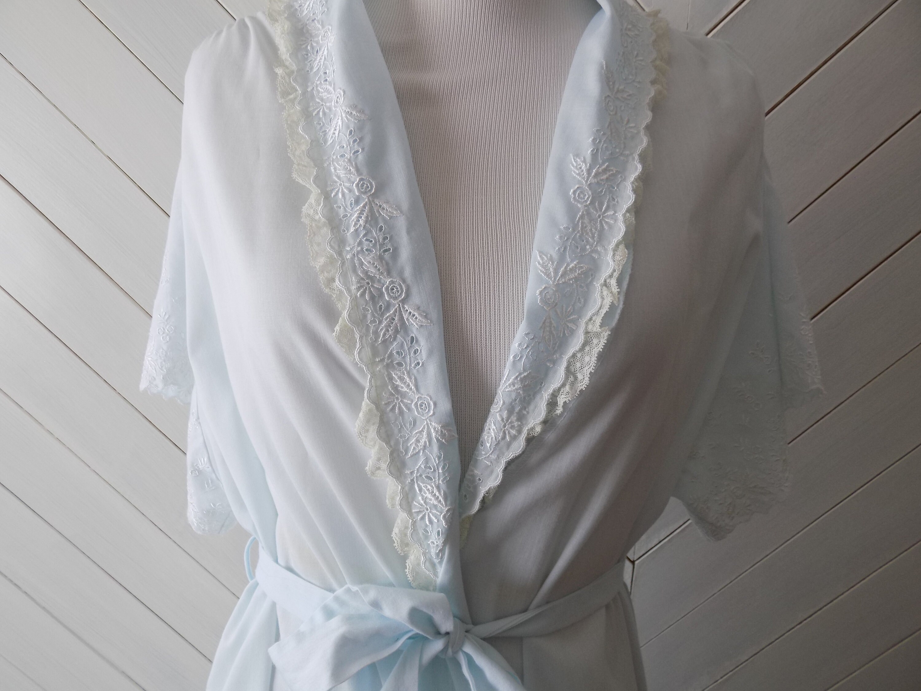 Vintage 1960s/1970s Powder Blue Nightrobe by Juli of Slumbertogs S M L ...