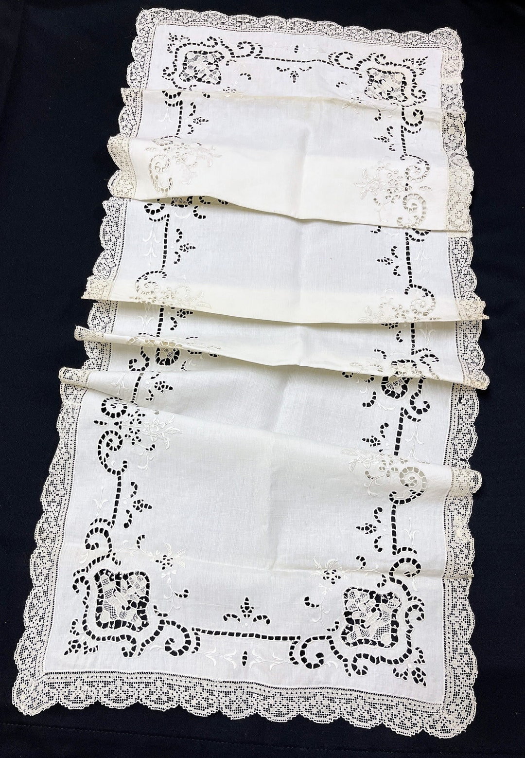 Antique Table Runner With Lace and Hand Embroidery (lot 27), Vintage ...