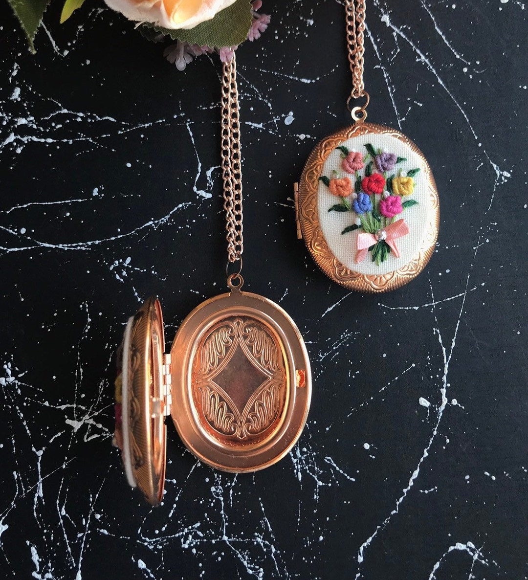 Embroidered Locket Neclase personalized Locketbouquet - Etsy