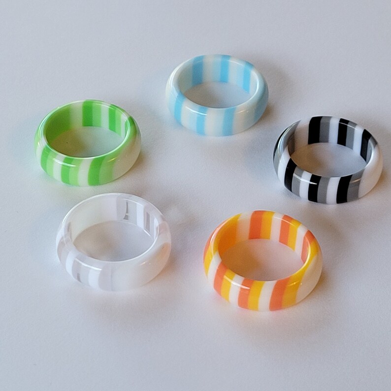 Retro Style Laminated Stripe Acrylic Resin Layered Ring Multi Color ...